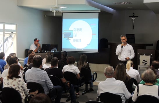 Uniaraxá inicia aulas na modalidade EAD - Diário de Araxá Uniaraxá inicia aulas na modalidade EAD - Diário de Araxá